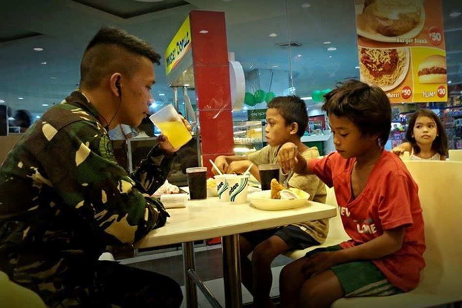 LOOK: Good Samaritans and honest Pinoys | ABS-CBN News